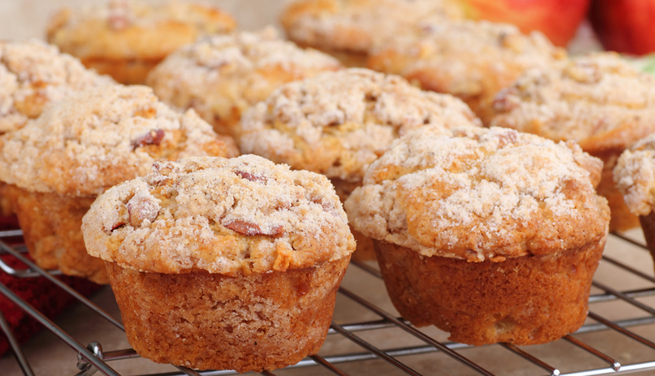 Low Calorie Apple Cinnamon Muffin Recipe | Be Well Philly