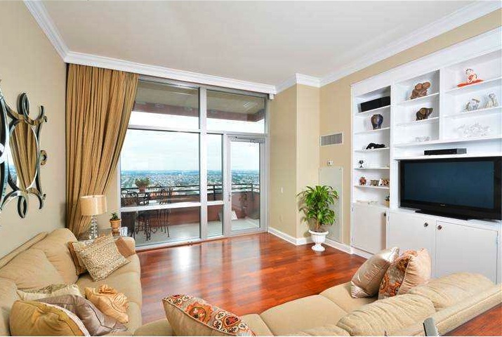 Center City Condo with Superb Views - Philadelphia Magazine