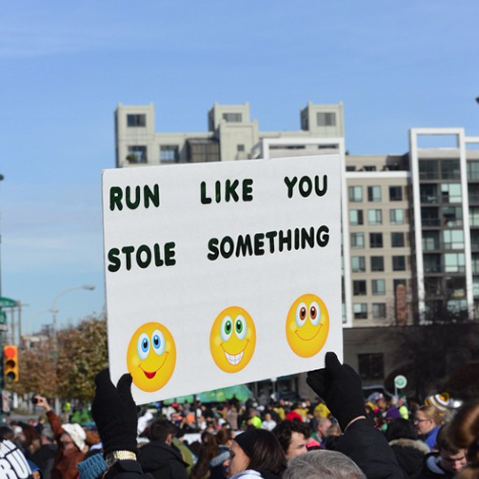 10 Laugh-Out-Loud Funny Spectator Signs from the Philadelphia Marathon ...