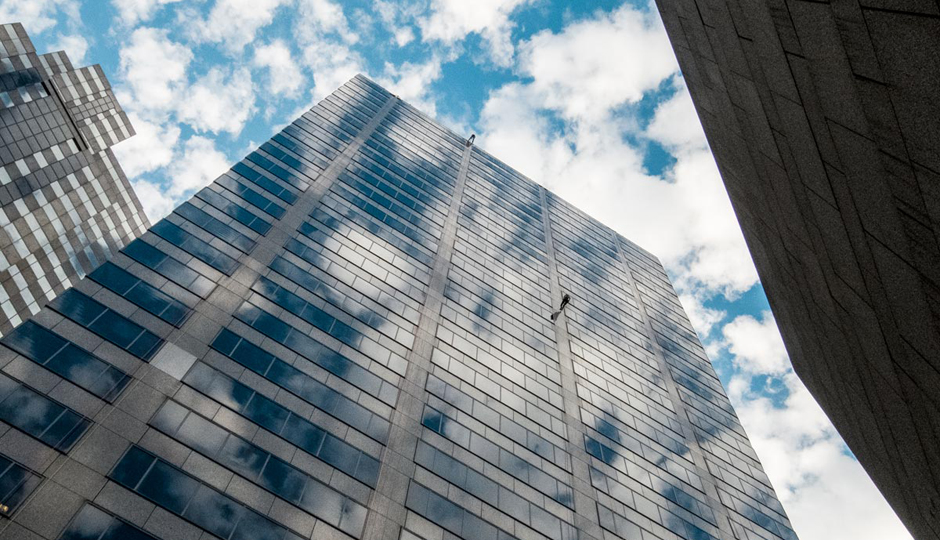 This Is What It's Like to Rappel from a 31-Story Building in Center ...