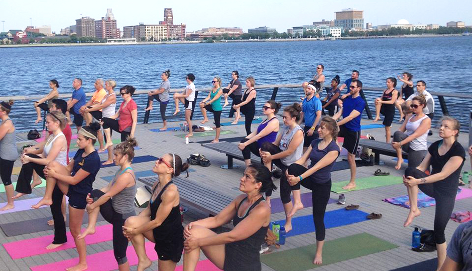 Monthly Full Moon Yoga Kicks Off at Eakins Oval and Race Street Pier ...