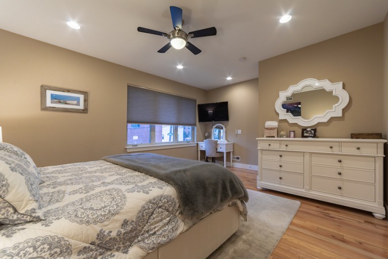 Condo for Sale: Newer Tri-Level Condo in Fishtown