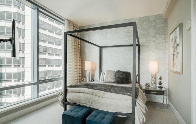 Condo for Sale: Compact Condo in the Sky on Penn Square