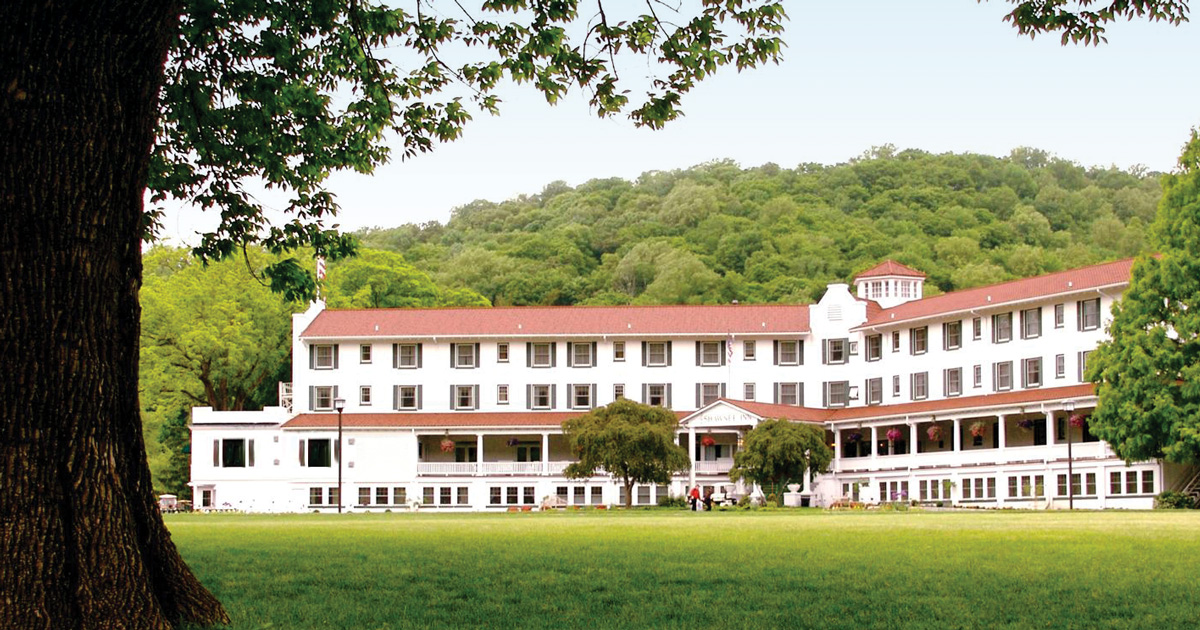 Poconos Resorts and Hotels to Book For Your Next Mountain Getaway