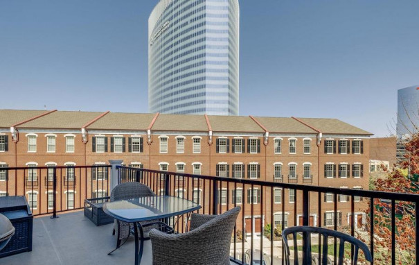 Just Listed: Tri-Level Graduate Hospital Naval Square Condo for Sale