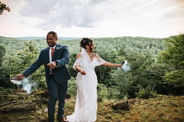 A Promise Ridge Wedding in the Poconos That Feels Like a Fairytale