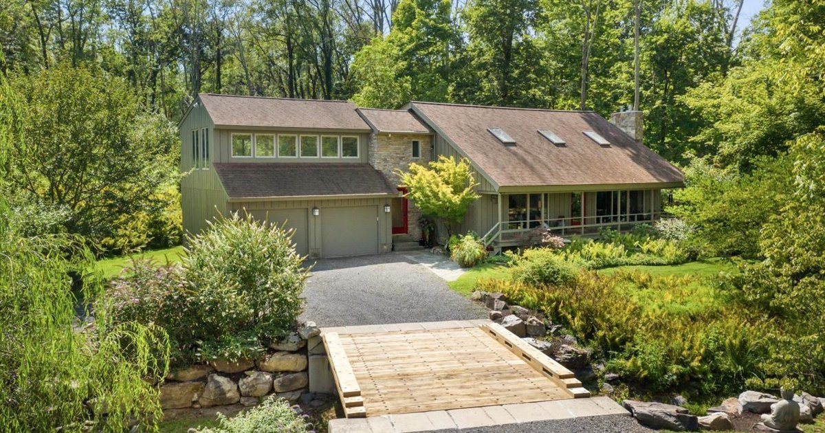 New Hope Mid-century Modern House for Sale Near Peddler's Village