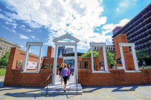 5 of the Most Meaningful Philadelphia Monuments and Public Art Works