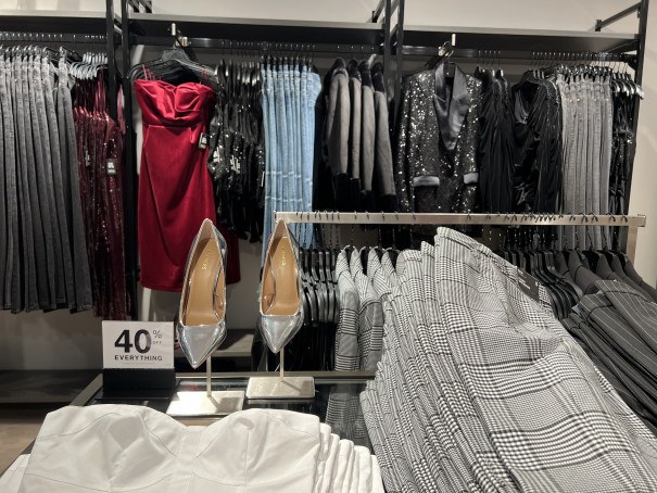 Express Edit Store Opens on Walnut Street