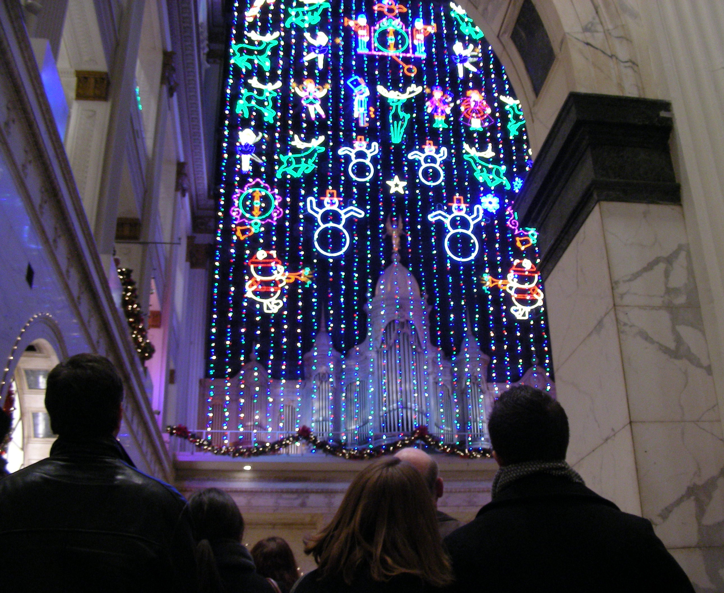 Philadelphia's Wanamaker Light Show Returns This Holiday Season