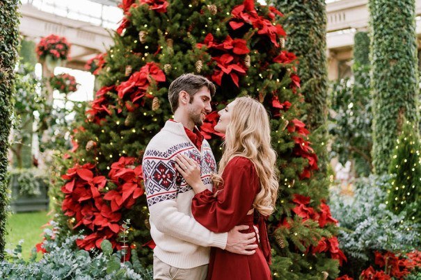 13 Festive Spots for Winter Engagement Photos in Philadelphia