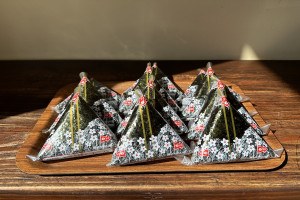 Just One Dish: Samgak Kimbap at Cafe Walnut