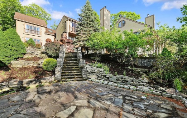 In the Poconos: Tafton Contemporary Manor House for Sale