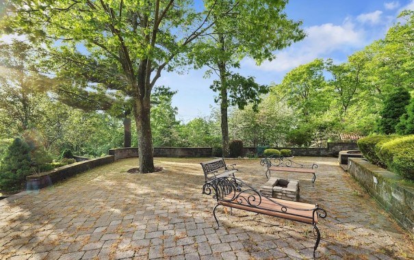 In the Poconos: Tafton Contemporary Manor House for Sale