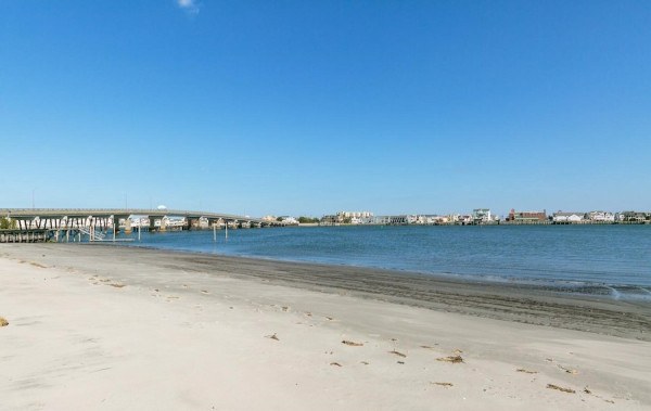 At the Shore: Longport Contemporary Traditional House for Sale