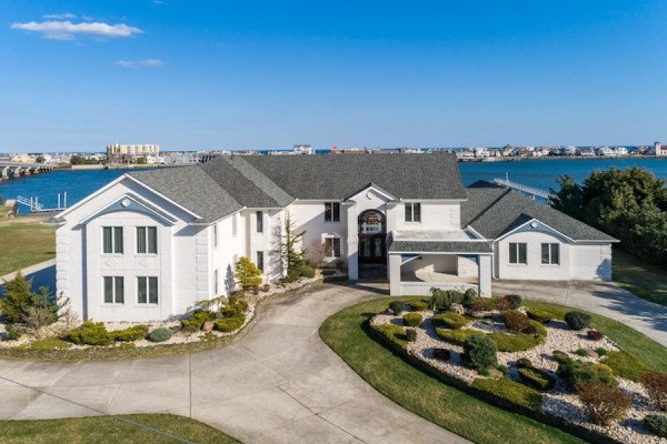 At the Shore: Longport Contemporary Traditional House for Sale