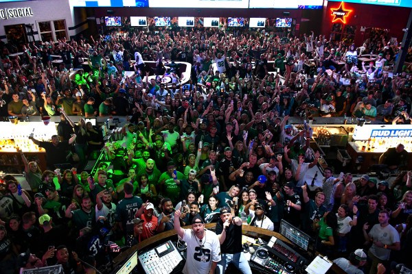 The Best Philly Sports Bars to Watch the Eagles