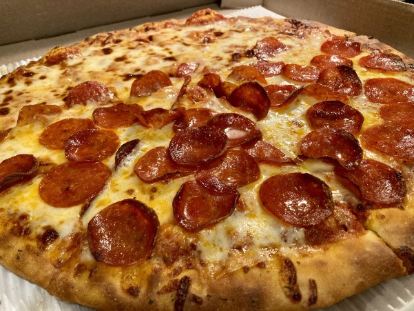 Our Restaurant Critic’s Full-Throated Defense of Wawa Pizza