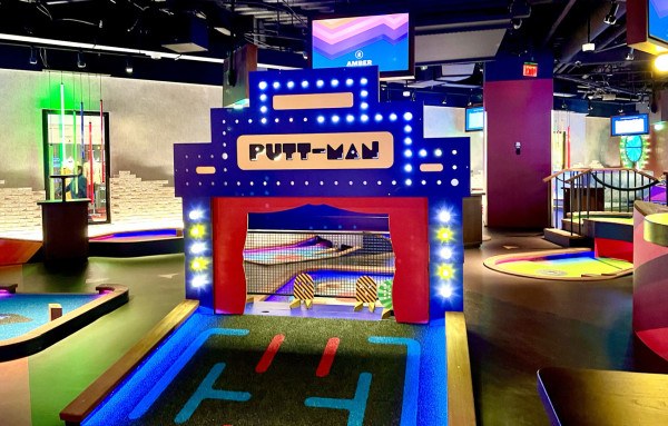 Inside Puttshack, Philly’s New High-Tech Indoor Mini Golf Spot