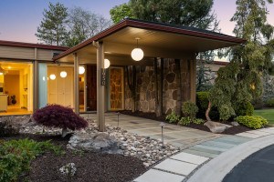 Mid-Century Modern Architect’s House for Sale in Forty Fort